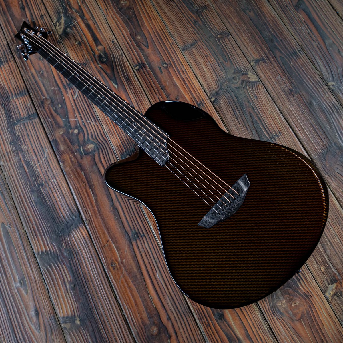 X20-L Amber - Emerald Guitars